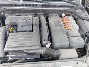 Black Volkswagen Jetta 2014 in Kaunas, with an engine capacity of 1.40 L and mileage of 250 thousand km for 5400 €, photo 8 on AUTOMOTO.COM.LV