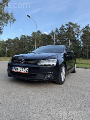 Volkswagen Jetta 2014 Rīga vietnē Melns Volkswagen Jetta 2014 Rīga, ar dzinēja tilpumu 1.50 L un nobraukumu 180 tūkst. km par 4800 €, foto 1 vietnē AUTOMOTO.COM.LV