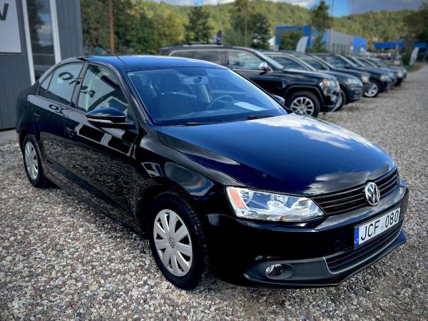 Melns Volkswagen Jetta 2015 Kauņa, ar dzinēja tilpumu 2.00 L un nobraukumu 81 tūkst. km par 6499 €, foto 5 vietnē AUTOMOTO.COM.LV