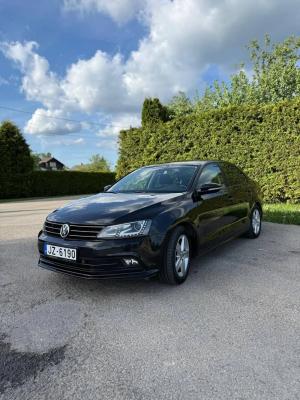 Black Volkswagen Jetta 2015 in Riga, with an engine capacity of 1.40 L and mileage of 207 thousand km for 5500 €, photo  on AUTOMOTO.COM.LV