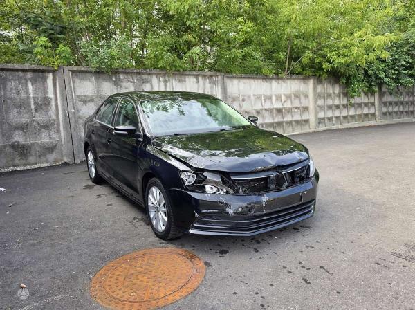 Черный Фольксваген Джетта 2015 в Каунас, объемом двигателя 1.80 л и пробегом 187 тыс. км за 2490 €, фото 3 на AUTOMOTO.COM.LV