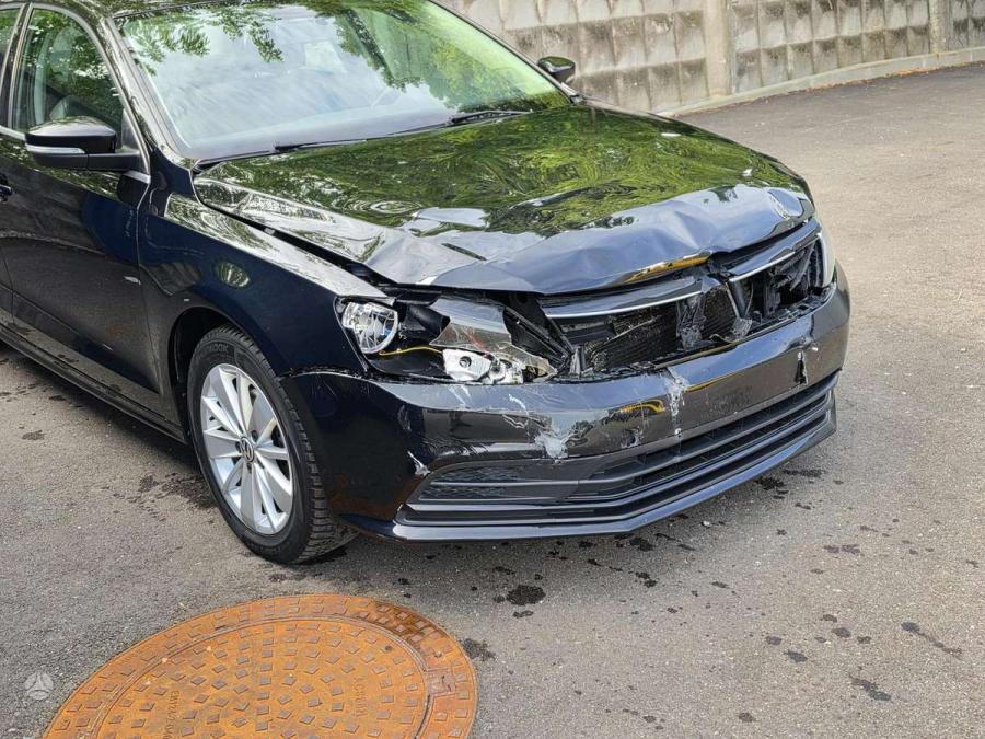 Melns Volkswagen Jetta 2015 Kauņa, ar dzinēja tilpumu 1.80 L un nobraukumu 187 tūkst. km par 2490 €, foto 10 vietnē AUTOMOTO.COM.LV