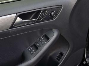 Melns Volkswagen Jetta 2015 Kauņa, ar dzinēja tilpumu 1.80 L un nobraukumu 187 tūkst. km par 2490 €, foto 20 vietnē AUTOMOTO.COM.LV