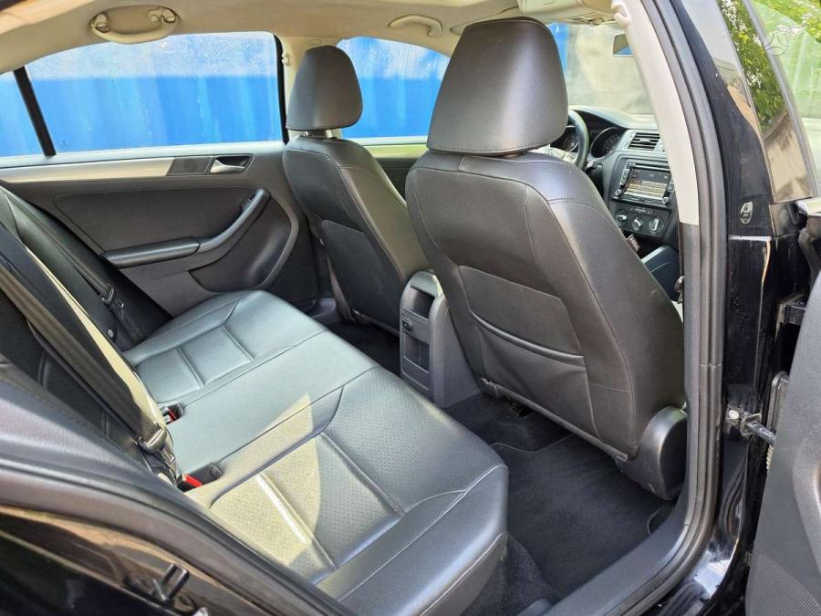 Melns Volkswagen Jetta 2015 Kauņa, ar dzinēja tilpumu 1.80 L un nobraukumu 187 tūkst. km par 2490 €, foto 25 vietnē AUTOMOTO.COM.LV