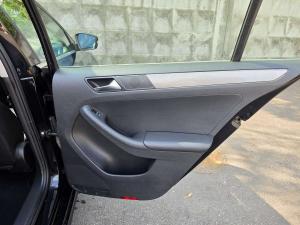 Melns Volkswagen Jetta 2015 Kauņa, ar dzinēja tilpumu 1.80 L un nobraukumu 187 tūkst. km par 2490 €, foto 26 vietnē AUTOMOTO.COM.LV