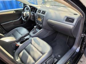 Melns Volkswagen Jetta 2015 Kauņa, ar dzinēja tilpumu 1.80 L un nobraukumu 187 tūkst. km par 2490 €, foto 27 vietnē AUTOMOTO.COM.LV