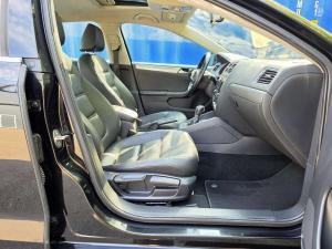 Melns Volkswagen Jetta 2015 Kauņa, ar dzinēja tilpumu 1.80 L un nobraukumu 187 tūkst. km par 2490 €, foto 29 vietnē AUTOMOTO.COM.LV
