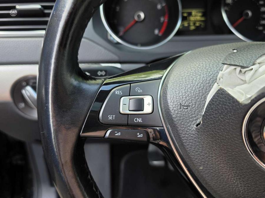 Melns Volkswagen Jetta 2015 Kauņa, ar dzinēja tilpumu 1.80 L un nobraukumu 187 tūkst. km par 2490 €, foto 31 vietnē AUTOMOTO.COM.LV