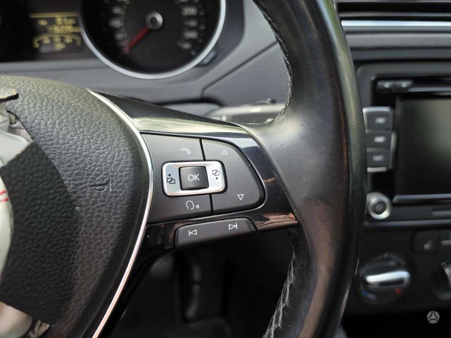 Melns Volkswagen Jetta 2015 Kauņa, ar dzinēja tilpumu 1.80 L un nobraukumu 187 tūkst. km par 2490 €, foto 32 vietnē AUTOMOTO.COM.LV