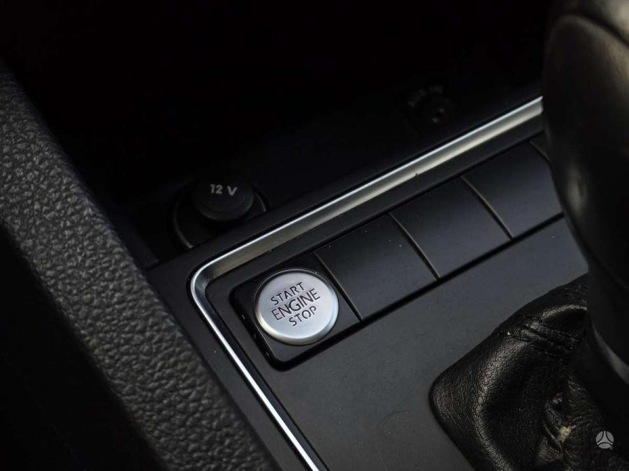 Melns Volkswagen Jetta 2015 Kauņa, ar dzinēja tilpumu 1.80 L un nobraukumu 187 tūkst. km par 2490 €, foto 36 vietnē AUTOMOTO.COM.LV