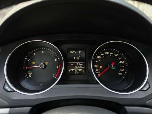 Melns Volkswagen Jetta 2015 Kauņa, ar dzinēja tilpumu 1.80 L un nobraukumu 187 tūkst. km par 2490 €, foto 38 vietnē AUTOMOTO.COM.LV