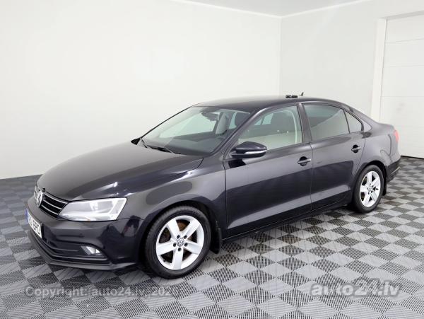 Black Volkswagen Jetta 2015 in Tallinn, with an engine capacity of 2.00 L and mileage of 247 thousand km for 4999 €, photo 3 on AUTOMOTO.COM.LV