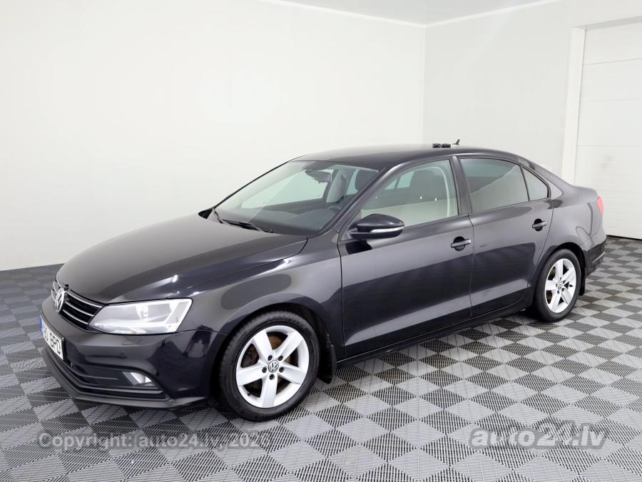 Melns Volkswagen Jetta 2015 Tallina, ar dzinēja tilpumu 2.00 L un nobraukumu 247 tūkst. km par 4999 €, foto 3 vietnē AUTOMOTO.COM.LV