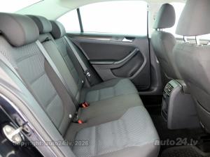 Melns Volkswagen Jetta 2015 Tallina, ar dzinēja tilpumu 2.00 L un nobraukumu 247 tūkst. km par 4999 €, foto 8 vietnē AUTOMOTO.COM.LV
