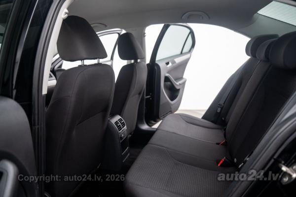 Black Volkswagen Jetta 2015 in Tallinn, with an engine capacity of 1.20 L and mileage of 173 thousand km for 5999 €, photo 10 on AUTOMOTO.COM.LV