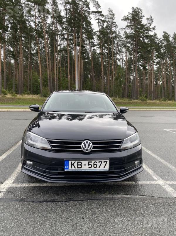 Melns Volkswagen Jetta 2015 Rīga, ar dzinēja tilpumu 1.40 L un nobraukumu 270 tūkst. km par 5000 €, foto 1 vietnē AUTOMOTO.COM.LV