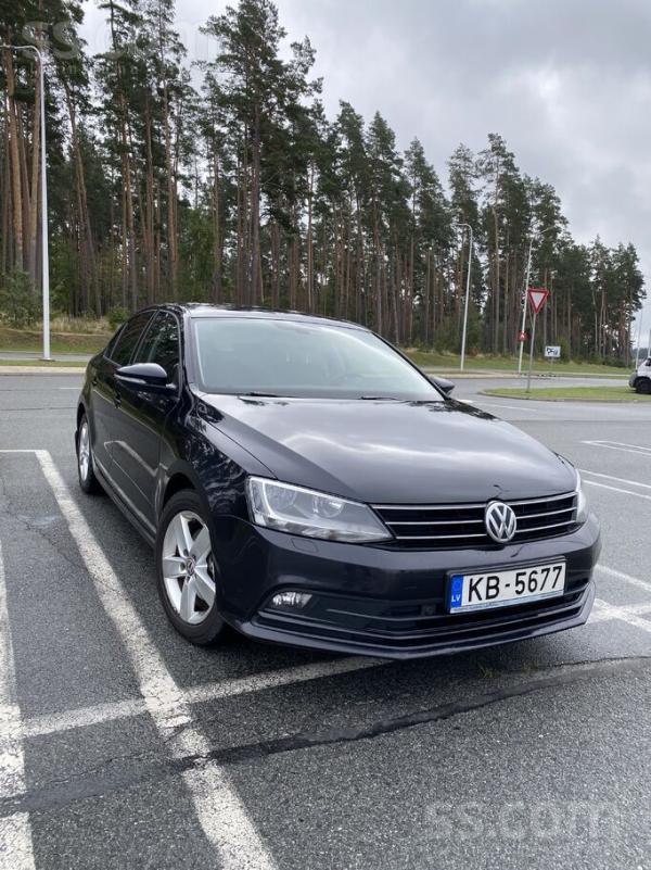 Melns Volkswagen Jetta 2015 Rīga, ar dzinēja tilpumu 1.40 L un nobraukumu 270 tūkst. km par 5000 €, foto 3 vietnē AUTOMOTO.COM.LV