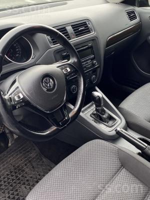 Melns Volkswagen Jetta 2015 Rīga, ar dzinēja tilpumu 1.40 L un nobraukumu 270 tūkst. km par 5000 €, foto 6 vietnē AUTOMOTO.COM.LV