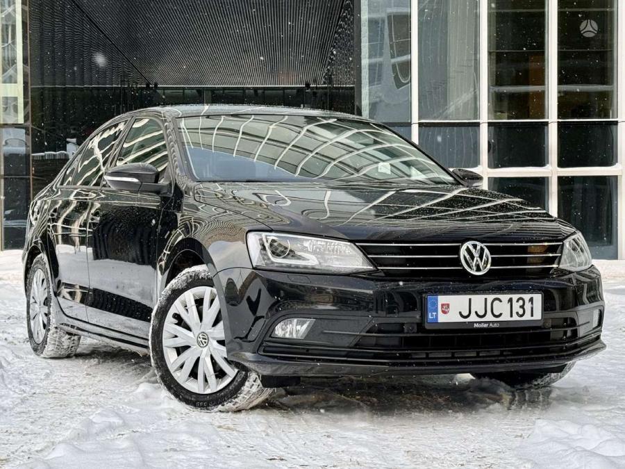 Black Volkswagen Jetta 2016 in Vilnius, with an engine capacity of 1.40 L and mileage of 93 thousand km for 8490 €, photo 8 on AUTOMOTO.COM.LV