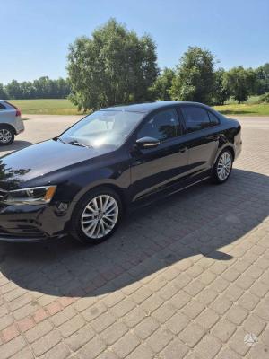 Melns Volkswagen Jetta 2016 Vilkaviškis, ar dzinēja tilpumu 1.40 L un nobraukumu 177 tūkst. km par 5900 €, foto 4 vietnē AUTOMOTO.COM.LV
