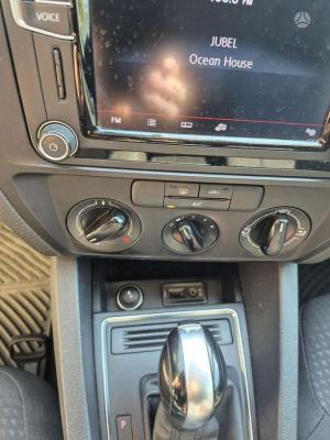 Melns Volkswagen Jetta 2016 Vilkaviškis, ar dzinēja tilpumu 1.40 L un nobraukumu 177 tūkst. km par 5900 €, foto 12 vietnē AUTOMOTO.COM.LV