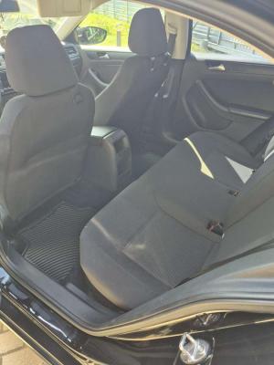 Melns Volkswagen Jetta 2016 Vilkaviškis, ar dzinēja tilpumu 1.40 L un nobraukumu 177 tūkst. km par 5900 €, foto 13 vietnē AUTOMOTO.COM.LV