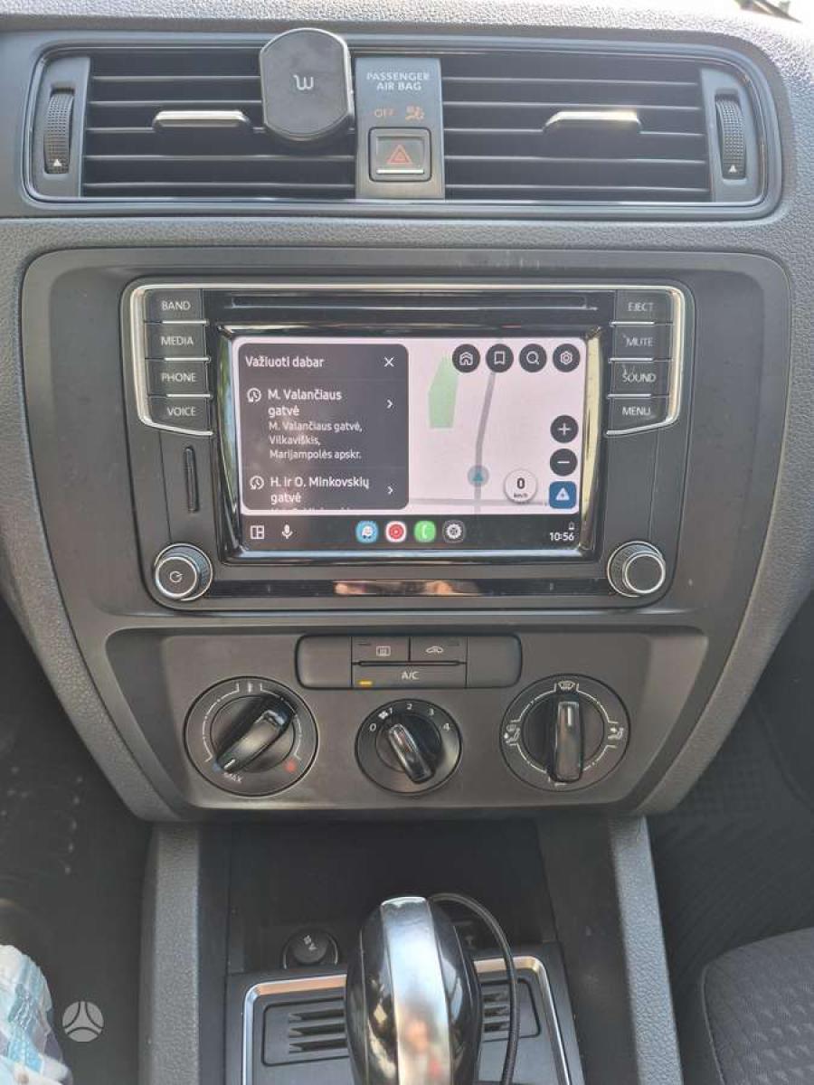 Melns Volkswagen Jetta 2016 Vilkaviškis, ar dzinēja tilpumu 1.40 L un nobraukumu 177 tūkst. km par 5900 €, foto 17 vietnē AUTOMOTO.COM.LV