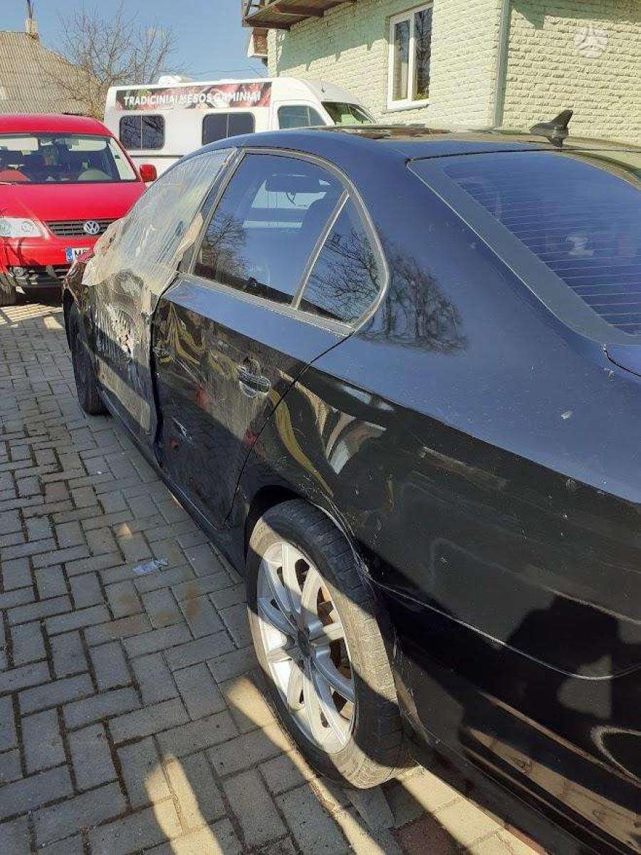 Melns Volkswagen Jetta 2016 Vilkaviškis, ar dzinēja tilpumu 1.40 L un nobraukumu 177 tūkst. km par 5900 €, foto 25 vietnē AUTOMOTO.COM.LV