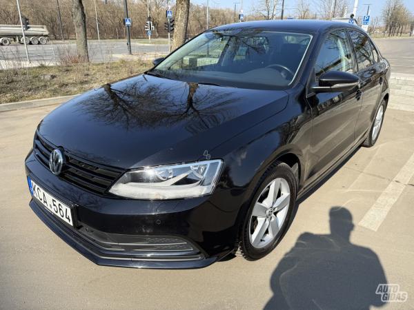 Black Volkswagen Jetta 2017 in Vilnius, with an engine capacity of 1.40 L and mileage of 155 thousand km for 8000 €, photo 8 on AUTOMOTO.COM.LV