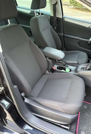 Black Volkswagen Jetta 2017 in Vilnius, with an engine capacity of 1.40 L and mileage of 102 thousand km for 8990 €, photo 9 on AUTOMOTO.COM.LV