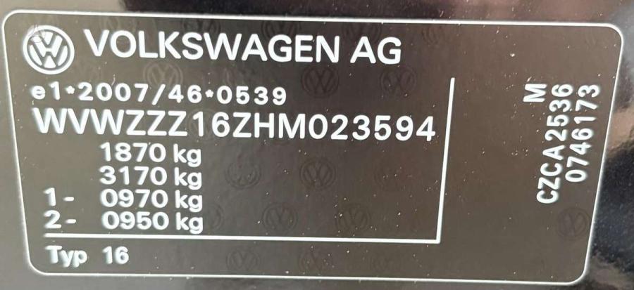 Black Volkswagen Jetta 2017 in Vilnius, with an engine capacity of 1.40 L and mileage of 102 thousand km for 8990 €, photo 11 on AUTOMOTO.COM.LV