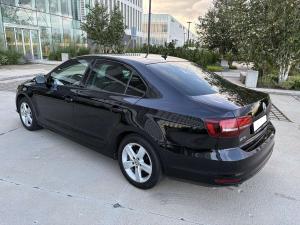 Melns Volkswagen Jetta 2017 Viļņa, ar dzinēja tilpumu 1.40 L un nobraukumu 102 tūkst. km par 8950 €, foto 4 vietnē AUTOMOTO.COM.LV
