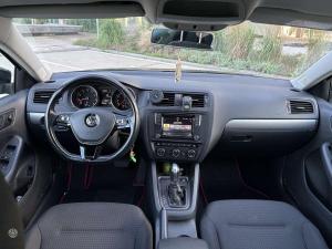 Melns Volkswagen Jetta 2017 Viļņa, ar dzinēja tilpumu 1.40 L un nobraukumu 102 tūkst. km par 8950 €, foto 6 vietnē AUTOMOTO.COM.LV