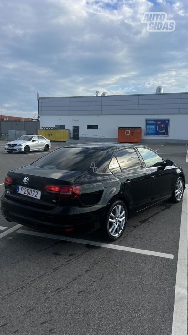 Melns Volkswagen Jetta 2018 Kauņa, ar dzinēja tilpumu 1.40 L un nobraukumu 113 tūkst. km par 5800 €, foto 3 vietnē AUTOMOTO.COM.LV