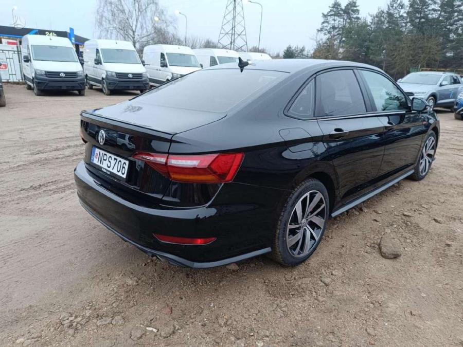 Melns Volkswagen Jetta 2019 Viļņa, ar dzinēja tilpumu 1.98 L un nobraukumu 90 tūkst. km par 16000 €, foto 3 vietnē AUTOMOTO.COM.LV