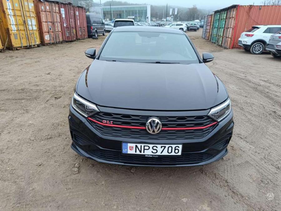 Melns Volkswagen Jetta 2019 Viļņa, ar dzinēja tilpumu 1.98 L un nobraukumu 90 tūkst. km par 16000 €, foto 5 vietnē AUTOMOTO.COM.LV