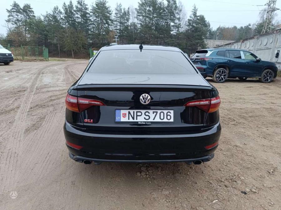 Melns Volkswagen Jetta 2019 Viļņa, ar dzinēja tilpumu 1.98 L un nobraukumu 90 tūkst. km par 16000 €, foto 7 vietnē AUTOMOTO.COM.LV