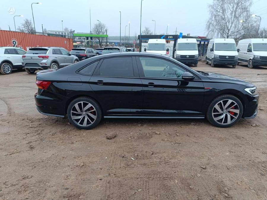 Melns Volkswagen Jetta 2019 Viļņa, ar dzinēja tilpumu 1.98 L un nobraukumu 90 tūkst. km par 16000 €, foto 9 vietnē AUTOMOTO.COM.LV
