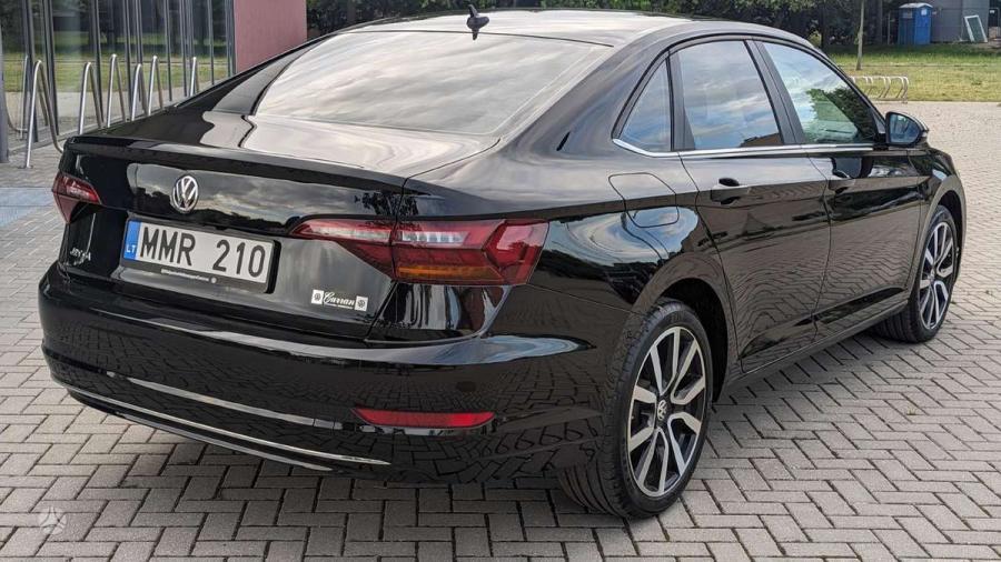 Black Volkswagen Jetta 2019 in Klaipeda, with an engine capacity of 1.40 L and mileage of 45 thousand km for 14200 €, photo 3 on AUTOMOTO.COM.LV
