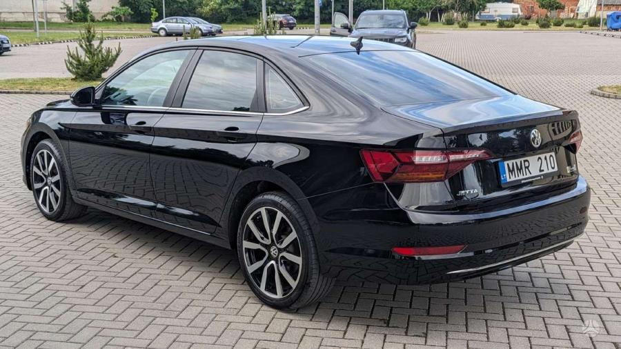 Black Volkswagen Jetta 2019 in Klaipeda, with an engine capacity of 1.40 L and mileage of 45 thousand km for 14200 €, photo 5 on AUTOMOTO.COM.LV