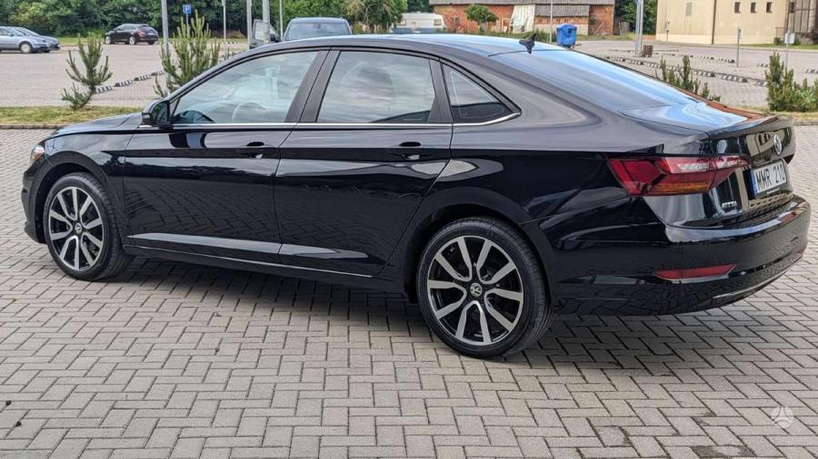 Black Volkswagen Jetta 2019 in Klaipeda, with an engine capacity of 1.40 L and mileage of 45 thousand km for 14200 €, photo 7 on AUTOMOTO.COM.LV