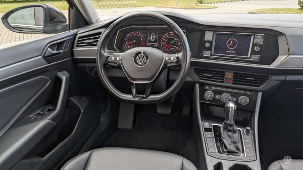 Black Volkswagen Jetta 2019 in Klaipeda, with an engine capacity of 1.40 L and mileage of 45 thousand km for 14200 €, photo 8 on AUTOMOTO.COM.LV