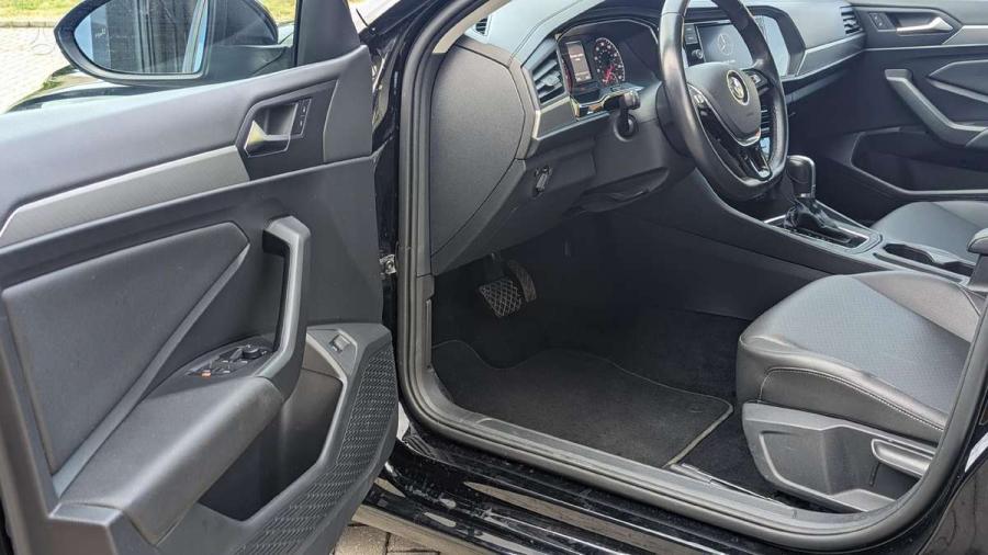 Black Volkswagen Jetta 2019 in Klaipeda, with an engine capacity of 1.40 L and mileage of 45 thousand km for 14200 €, photo 10 on AUTOMOTO.COM.LV