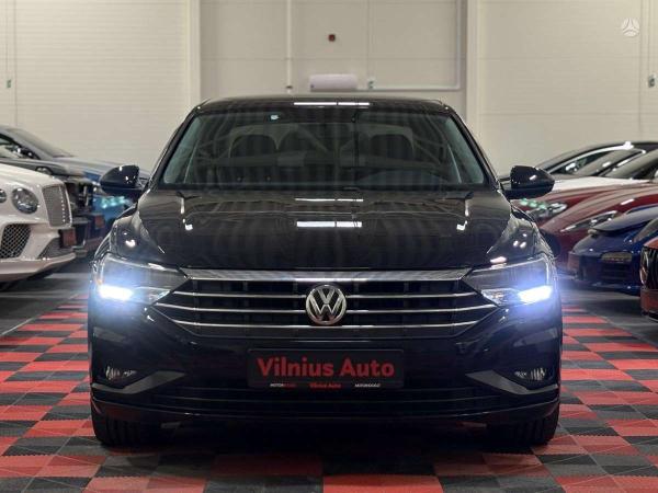 Melns Volkswagen Jetta 2019 Viļņa, ar dzinēja tilpumu 1.40 L un nobraukumu 61 tūkst. km par 11490 €, foto 2 vietnē AUTOMOTO.COM.LV