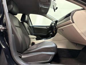 Melns Volkswagen Jetta 2019 Viļņa, ar dzinēja tilpumu 1.40 L un nobraukumu 61 tūkst. km par 11490 €, foto 16 vietnē AUTOMOTO.COM.LV