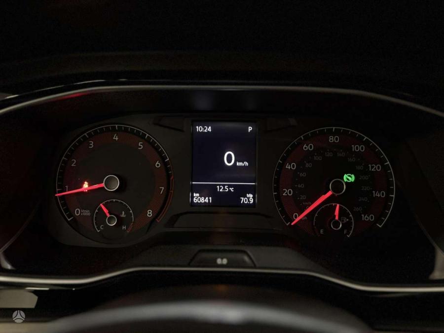 Melns Volkswagen Jetta 2019 Viļņa, ar dzinēja tilpumu 1.40 L un nobraukumu 61 tūkst. km par 11490 €, foto 20 vietnē AUTOMOTO.COM.LV