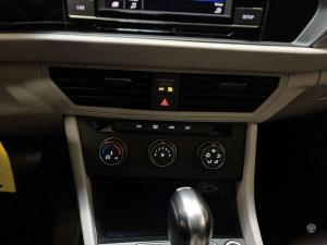 Melns Volkswagen Jetta 2019 Viļņa, ar dzinēja tilpumu 1.40 L un nobraukumu 61 tūkst. km par 11490 €, foto 22 vietnē AUTOMOTO.COM.LV