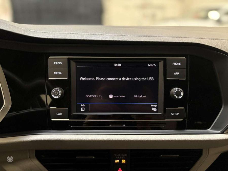 Melns Volkswagen Jetta 2019 Viļņa, ar dzinēja tilpumu 1.40 L un nobraukumu 61 tūkst. km par 11490 €, foto 23 vietnē AUTOMOTO.COM.LV
