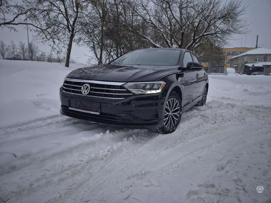 Black Volkswagen Jetta 2021 in Telschi, with an engine capacity of 1.40 L and mileage of 172 thousand km for 15500 €, photo 1 on AUTOMOTO.COM.LV