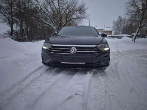 Black Volkswagen Jetta 2021 in Telschi, with an engine capacity of 1.40 L and mileage of 172 thousand km for 15500 €, photo 2 on AUTOMOTO.COM.LV